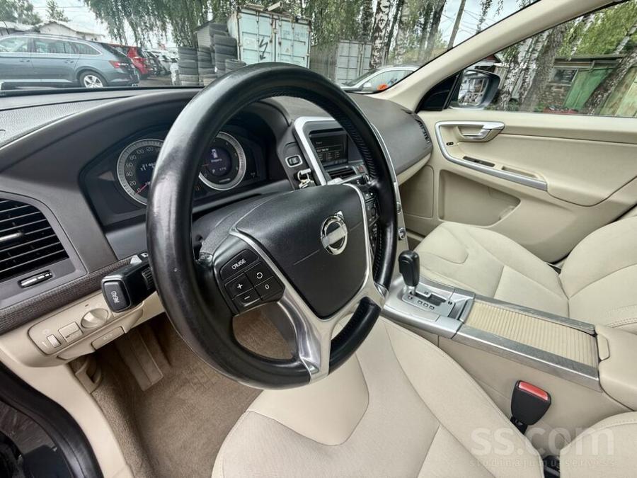 Melns Volvo XC60 2011 Rīga, ar dzinēja tilpumu 2.00 L un nobraukumu 0 tūkst. km par 6990 €, foto 8 vietnē AUTOMOTO.COM.LV