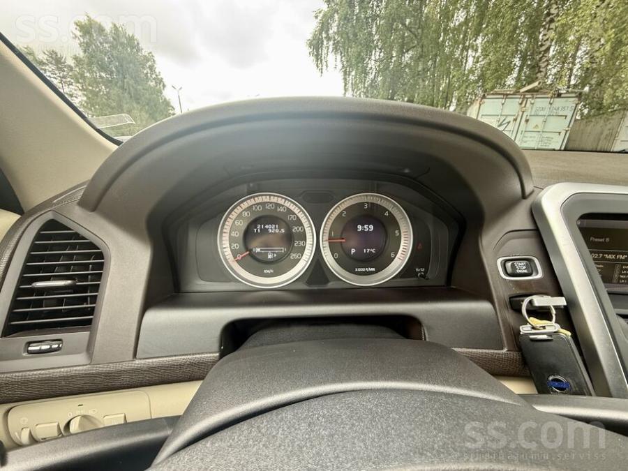 Melns Volvo XC60 2011 Rīga, ar dzinēja tilpumu 2.00 L un nobraukumu 0 tūkst. km par 6990 €, foto 12 vietnē AUTOMOTO.COM.LV