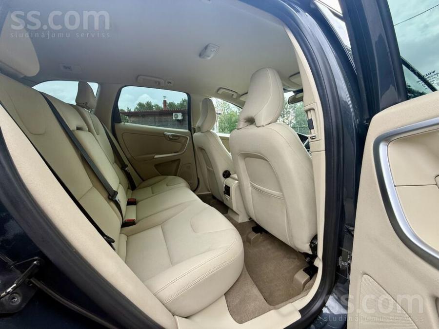 Melns Volvo XC60 2011 Rīga, ar dzinēja tilpumu 2.00 L un nobraukumu 0 tūkst. km par 6990 €, foto 16 vietnē AUTOMOTO.COM.LV