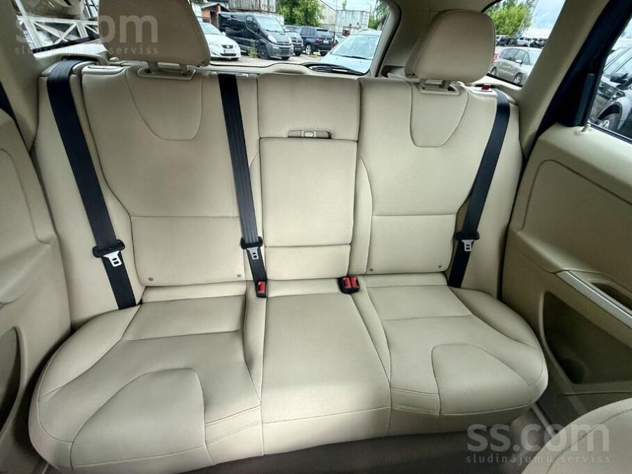 Melns Volvo XC60 2011 Rīga, ar dzinēja tilpumu 2.00 L un nobraukumu 0 tūkst. km par 6990 €, foto 19 vietnē AUTOMOTO.COM.LV