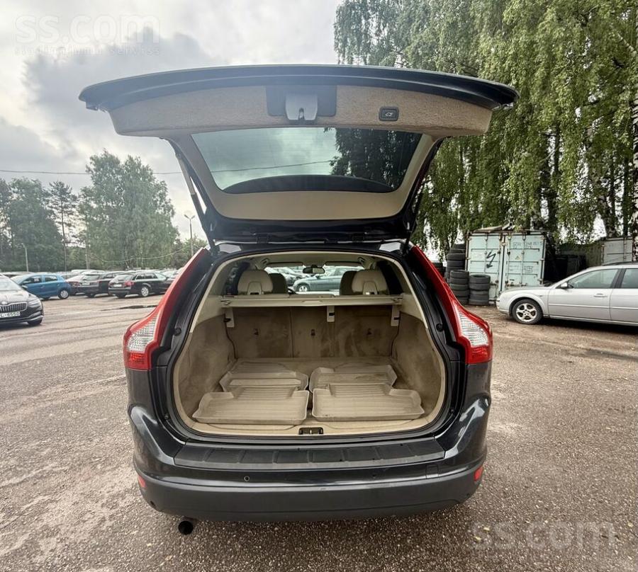 Melns Volvo XC60 2011 Rīga, ar dzinēja tilpumu 2.00 L un nobraukumu 0 tūkst. km par 6990 €, foto 23 vietnē AUTOMOTO.COM.LV