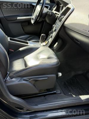 Melns Volvo XC60 2011 Rīga, ar dzinēja tilpumu 2.40 L un nobraukumu 0 tūkst. km par 6800 €, foto 7 vietnē AUTOMOTO.COM.LV
