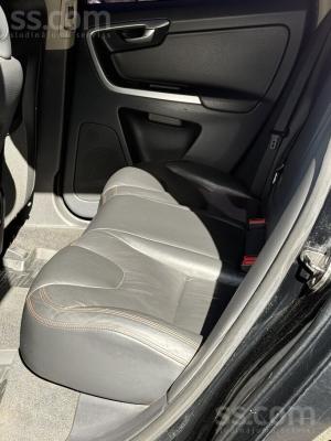Melns Volvo XC60 2011 Rīga, ar dzinēja tilpumu 2.40 L un nobraukumu 0 tūkst. km par 6800 €, foto 8 vietnē AUTOMOTO.COM.LV