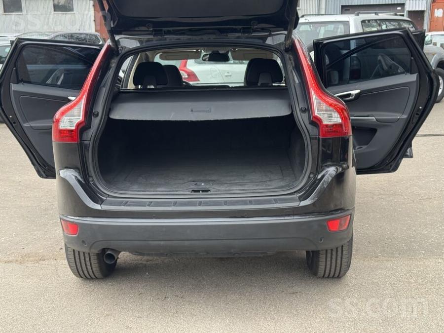 Melns Volvo XC60 2011 Rīga, ar dzinēja tilpumu 2.00 L un nobraukumu 209 tūkst. km par 8100 €, foto 3 vietnē AUTOMOTO.COM.LV