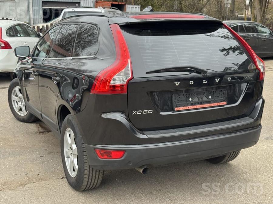 Melns Volvo XC60 2011 Rīga, ar dzinēja tilpumu 2.00 L un nobraukumu 209 tūkst. km par 8100 €, foto 8 vietnē AUTOMOTO.COM.LV
