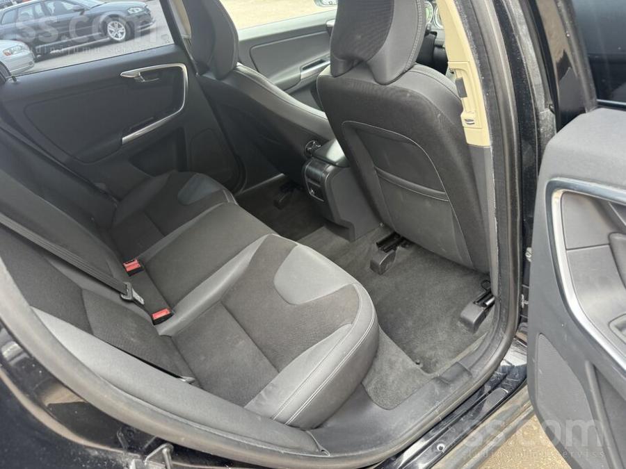 Melns Volvo XC60 2011 Rīga, ar dzinēja tilpumu 2.00 L un nobraukumu 209 tūkst. km par 8100 €, foto 11 vietnē AUTOMOTO.COM.LV