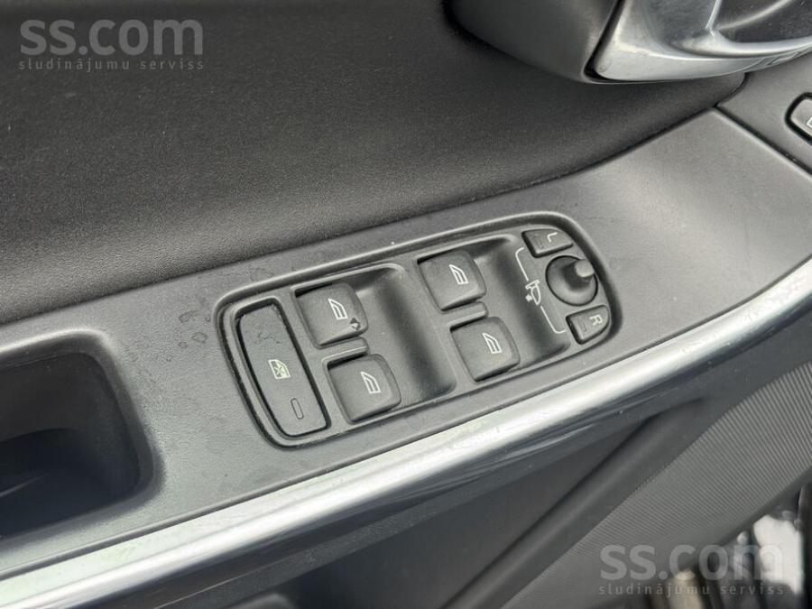 Melns Volvo XC60 2011 Rīga, ar dzinēja tilpumu 2.00 L un nobraukumu 209 tūkst. km par 8100 €, foto 14 vietnē AUTOMOTO.COM.LV