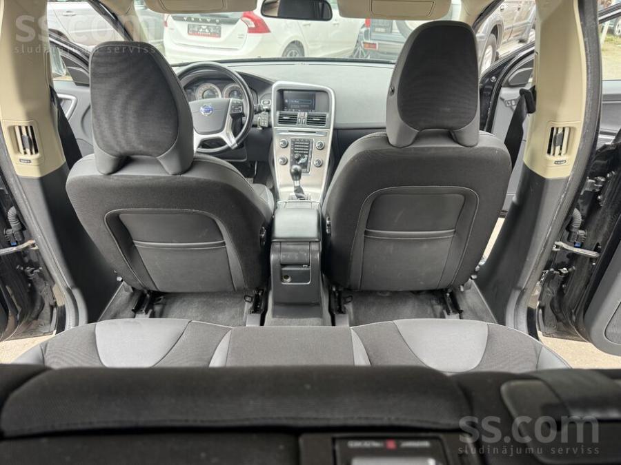 Melns Volvo XC60 2011 Rīga, ar dzinēja tilpumu 2.00 L un nobraukumu 209 tūkst. km par 8100 €, foto 18 vietnē AUTOMOTO.COM.LV