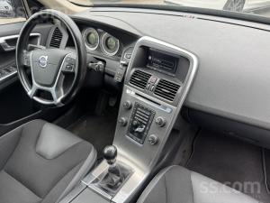 Melns Volvo XC60 2011 Rīga, ar dzinēja tilpumu 2.00 L un nobraukumu 209 tūkst. km par 8100 €, foto 19 vietnē AUTOMOTO.COM.LV