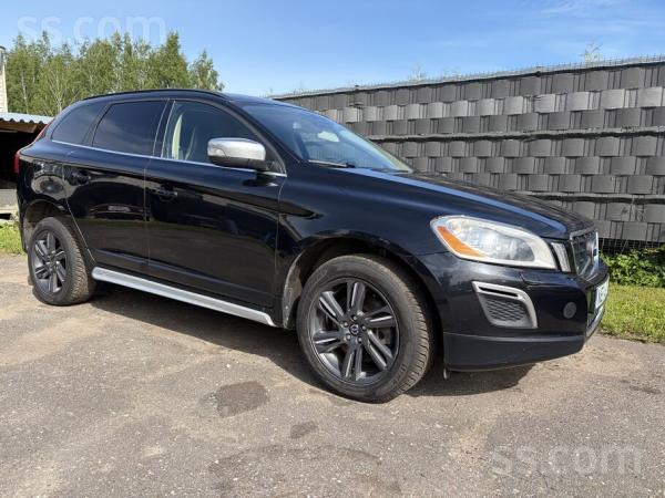 Black Volvo XC60 2011 in Limbazi, with an engine capacity of 2.40 L and mileage of 275 thousand km for 8500 €, photo 1 on AUTOMOTO.COM.LV