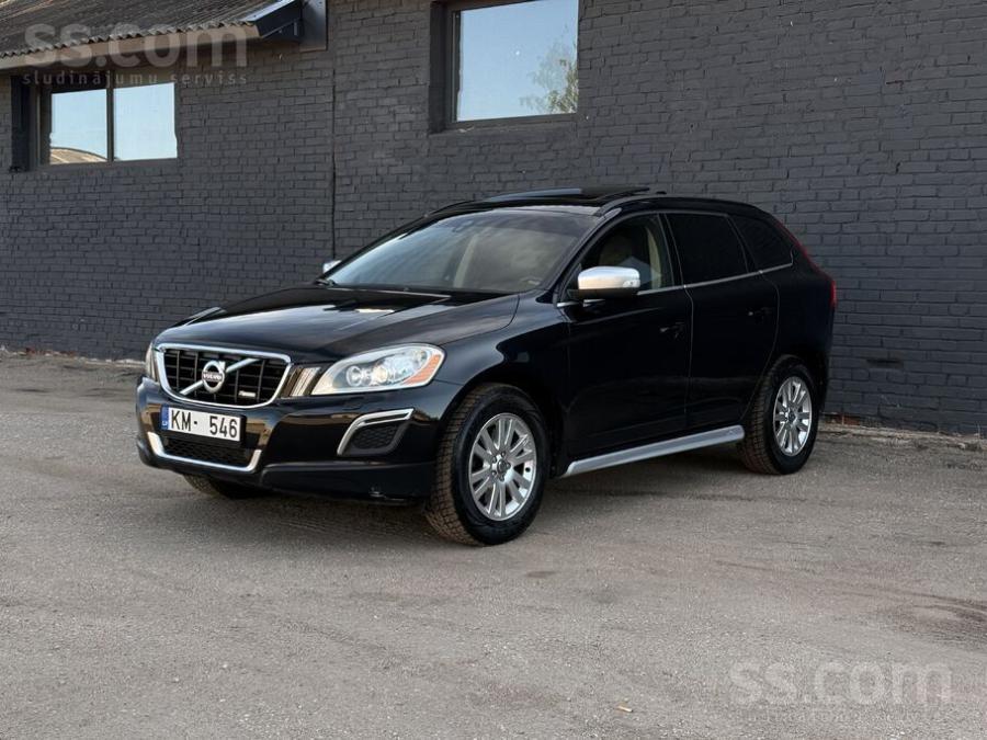 Black Volvo XC60 2011 in Daugavpils, with an engine capacity of 2.40 L and mileage of 285 thousand km for 9700 €, photo 1 on AUTOMOTO.COM.LV