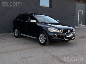 Black Volvo XC60 2011 in Daugavpils, with an engine capacity of 2.40 L and mileage of 285 thousand km for 9700 €, photo 3 on AUTOMOTO.COM.LV