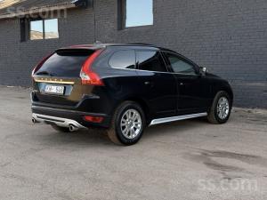 Black Volvo XC60 2011 in Daugavpils, with an engine capacity of 2.40 L and mileage of 285 thousand km for 9700 €, photo 5 on AUTOMOTO.COM.LV