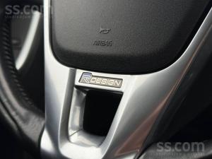Black Volvo XC60 2011 in Daugavpils, with an engine capacity of 2.40 L and mileage of 285 thousand km for 9700 €, photo 15 on AUTOMOTO.COM.LV