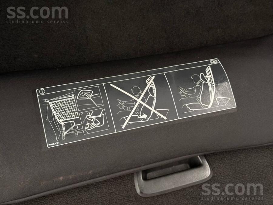 Black Volvo XC60 2011 in Daugavpils, with an engine capacity of 2.40 L and mileage of 285 thousand km for 9700 €, photo 25 on AUTOMOTO.COM.LV
