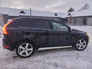 Melns Volvo XC60 2011 Preiļi, ar dzinēja tilpumu 2.40 L un nobraukumu 273 tūkst. km par 10100 €, foto  vietnē AUTOMOTO.COM.LV