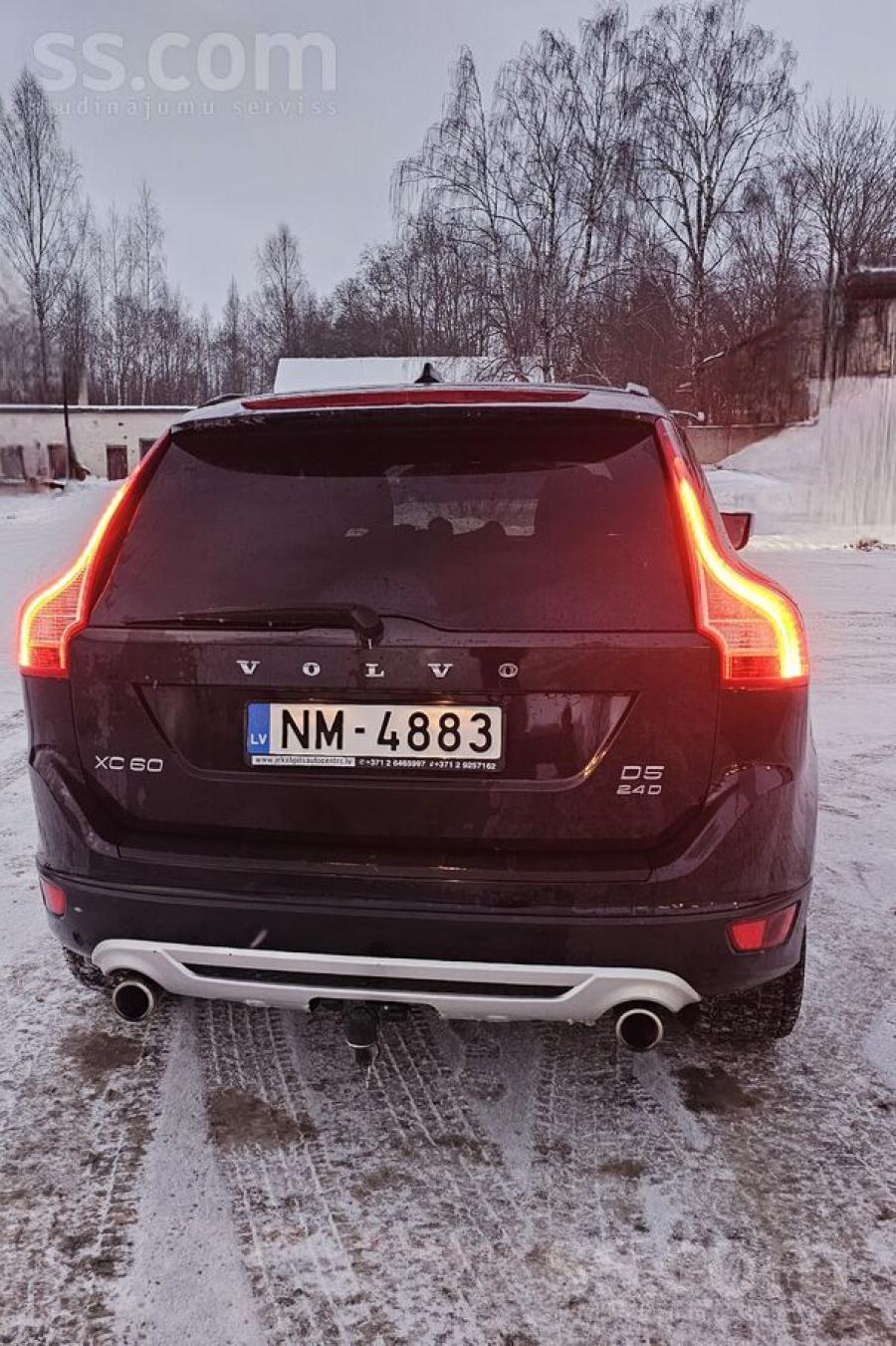 Melns Volvo XC60 2011 Preiļi, ar dzinēja tilpumu 2.40 L un nobraukumu 273 tūkst. km par 10100 €, foto 3 vietnē AUTOMOTO.COM.LV