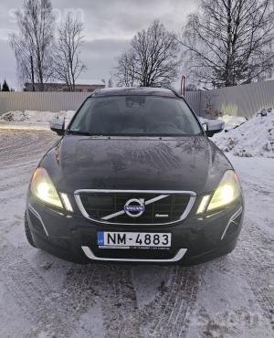 Melns Volvo XC60 2011 Preiļi, ar dzinēja tilpumu 2.40 L un nobraukumu 273 tūkst. km par 10100 €, foto 4 vietnē AUTOMOTO.COM.LV