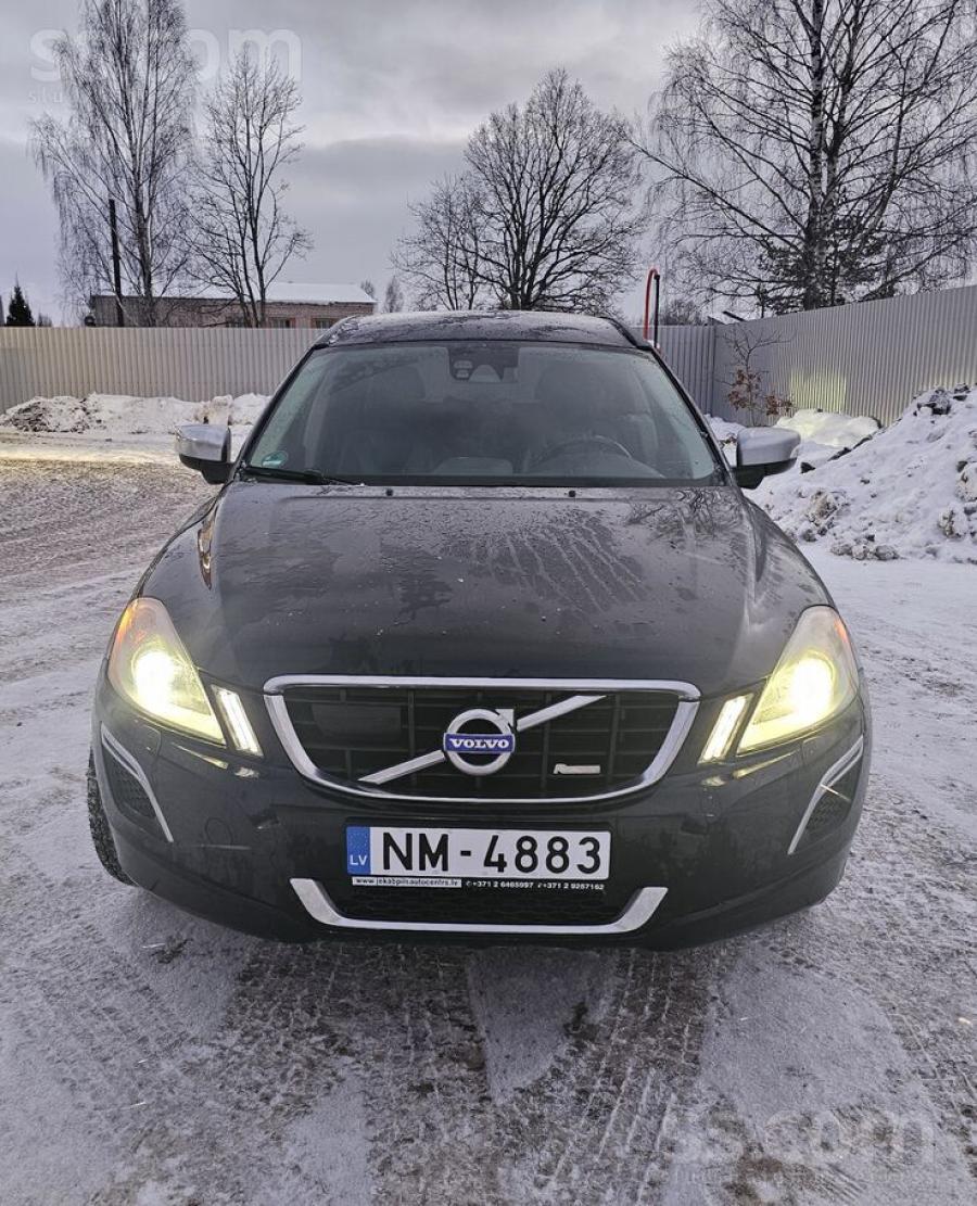 Melns Volvo XC60 2011 Preiļi, ar dzinēja tilpumu 2.40 L un nobraukumu 273 tūkst. km par 10100 €, foto 4 vietnē AUTOMOTO.COM.LV