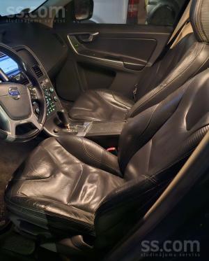 Melns Volvo XC60 2011 Preiļi, ar dzinēja tilpumu 2.40 L un nobraukumu 273 tūkst. km par 10100 €, foto 5 vietnē AUTOMOTO.COM.LV