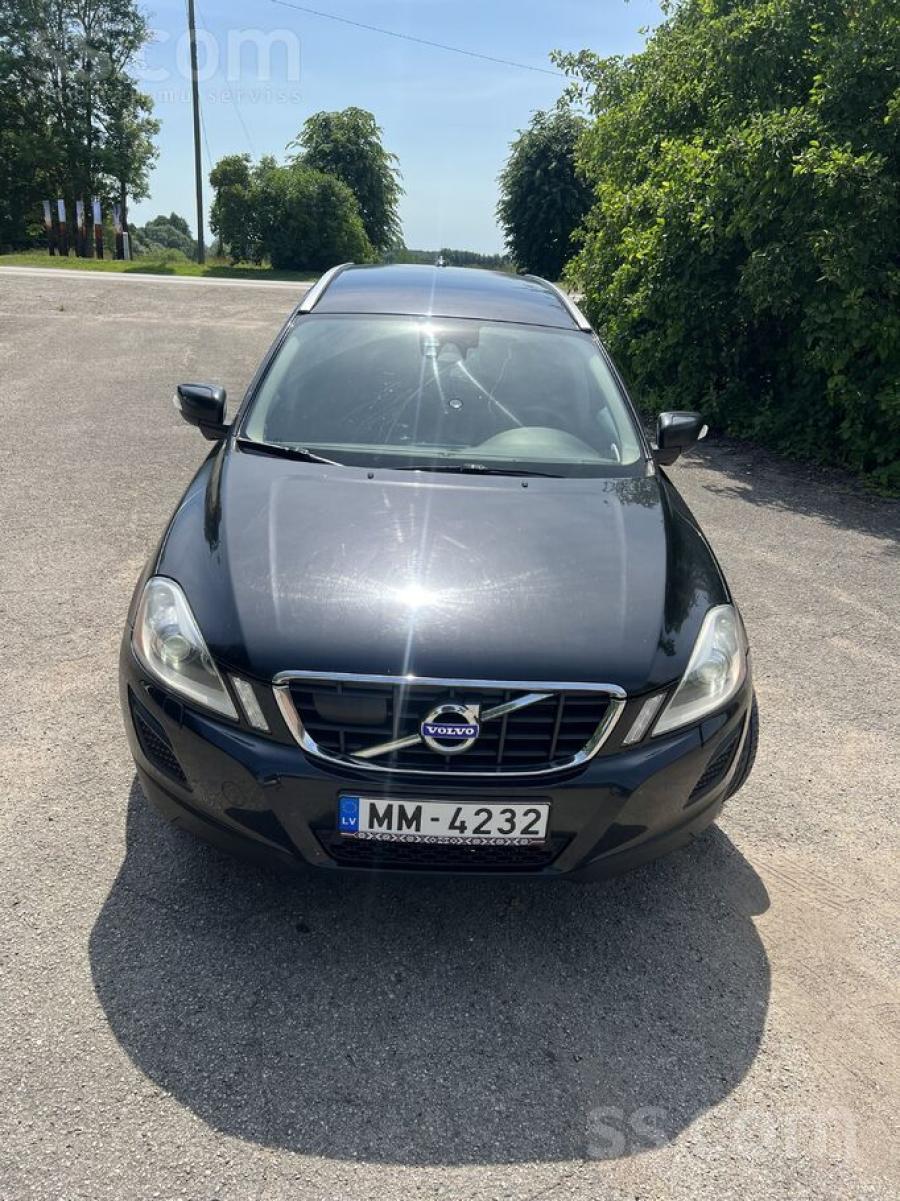 Melns Volvo XC60 2011 Rīga, ar dzinēja tilpumu 2.00 L un nobraukumu 365 tūkst. km par 6200 €, foto 3 vietnē AUTOMOTO.COM.LV