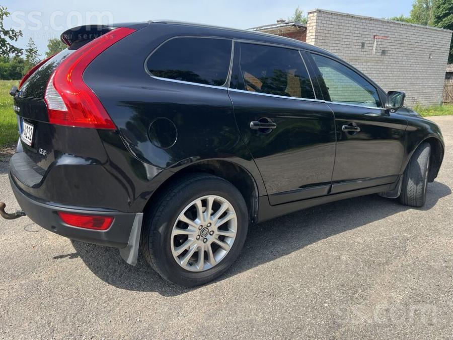 Melns Volvo XC60 2011 Rīga, ar dzinēja tilpumu 2.00 L un nobraukumu 365 tūkst. km par 6200 €, foto 12 vietnē AUTOMOTO.COM.LV