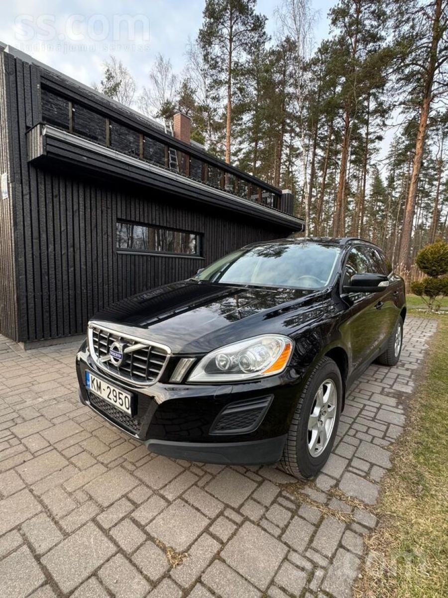 Black Volvo XC60 2011 in Riga, with an engine capacity of 2.00 L and mileage of 0 thousand km for 6900 €, photo 2 on AUTOMOTO.COM.LV