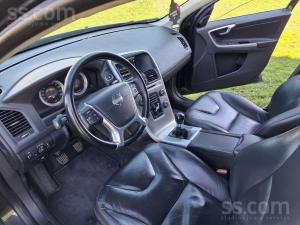 Melns Volvo XC60 2011 Valmiera, ar dzinēja tilpumu 2.40 L un nobraukumu 264 tūkst. km par 7800 €, foto 3 vietnē AUTOMOTO.COM.LV