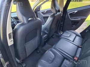Melns Volvo XC60 2011 Valmiera, ar dzinēja tilpumu 2.40 L un nobraukumu 264 tūkst. km par 7800 €, foto 4 vietnē AUTOMOTO.COM.LV