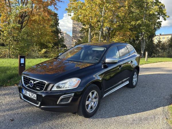 Melns Volvo XC60 2011 Rēzekne, ar dzinēja tilpumu 2.00 L un nobraukumu 315 tūkst. km par 8900 €, foto 1 vietnē AUTOMOTO.COM.LV