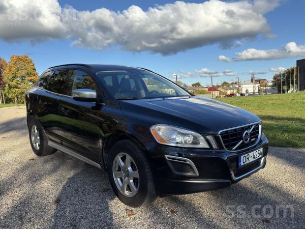 Melns Volvo XC60 2011 Rēzekne, ar dzinēja tilpumu 2.00 L un nobraukumu 315 tūkst. km par 8900 €, foto 4 vietnē AUTOMOTO.COM.LV