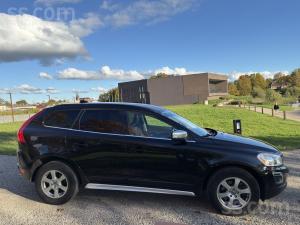 Black Volvo XC60 2011 in Rezekne, with an engine capacity of 2.00 L and mileage of 315 thousand km for 8900 €, photo 5 on AUTOMOTO.COM.LV