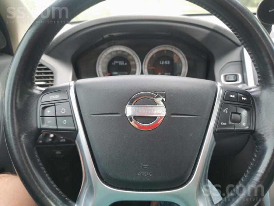 Melns Volvo XC60 2011 Rīga, ar dzinēja tilpumu 2.00 L un nobraukumu 339 tūkst. km par 6800 €, foto 7 vietnē AUTOMOTO.COM.LV