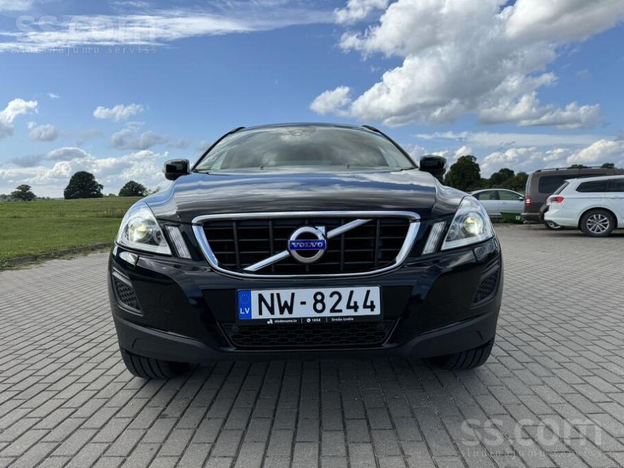 Melns Volvo XC60 2011 Talsi, ar dzinēja tilpumu 2.00 L un nobraukumu 246 tūkst. km par 10600 €, foto 3 vietnē AUTOMOTO.COM.LV