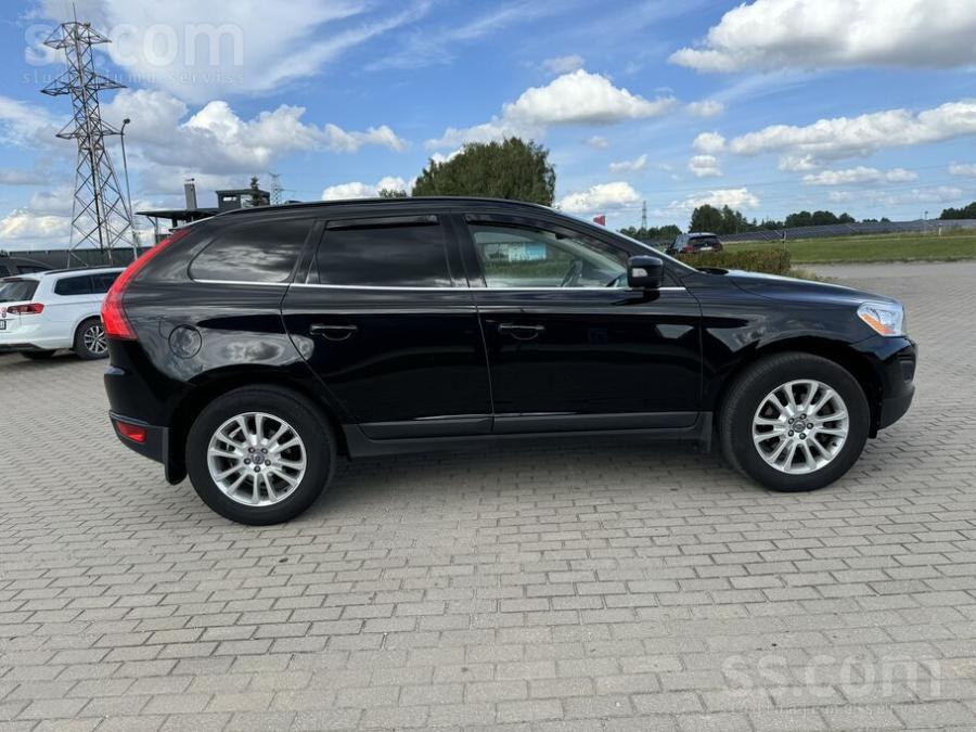 Melns Volvo XC60 2011 Talsi, ar dzinēja tilpumu 2.00 L un nobraukumu 246 tūkst. km par 10600 €, foto 8 vietnē AUTOMOTO.COM.LV