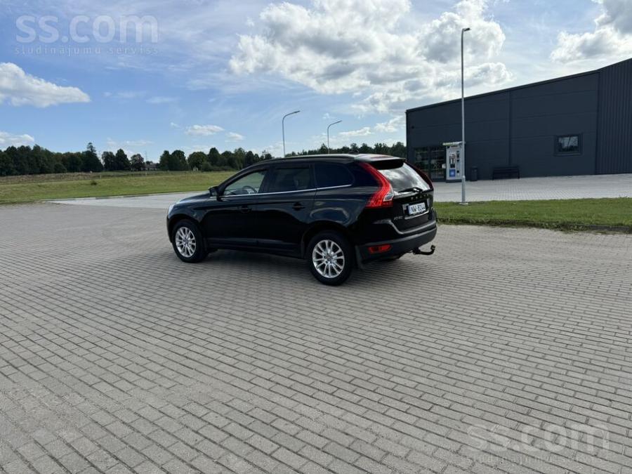 Melns Volvo XC60 2011 Talsi, ar dzinēja tilpumu 2.00 L un nobraukumu 246 tūkst. km par 10600 €, foto 11 vietnē AUTOMOTO.COM.LV