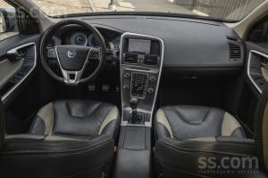 Black Volvo XC60 2011 in Jelgava, with an engine capacity of 2.40 L and mileage of 255 thousand km for 9990 €, photo 11 on AUTOMOTO.COM.LV