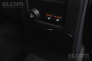 Black Volvo XC60 2011 in Jelgava, with an engine capacity of 2.40 L and mileage of 255 thousand km for 9990 €, photo 13 on AUTOMOTO.COM.LV