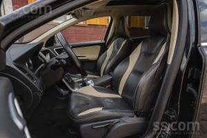 Black Volvo XC60 2011 in Jelgava, with an engine capacity of 2.40 L and mileage of 255 thousand km for 9990 €, photo 17 on AUTOMOTO.COM.LV