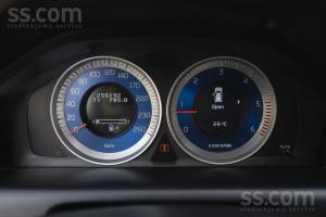 Black Volvo XC60 2011 in Jelgava, with an engine capacity of 2.40 L and mileage of 255 thousand km for 9990 €, photo 19 on AUTOMOTO.COM.LV