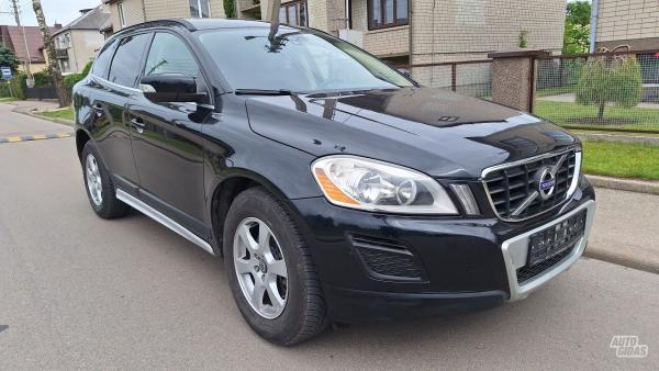 Black Volvo XC60 2011 in Marijampole, with an engine capacity of 2.40 L and mileage of 289 thousand km for 7900 €, photo 7 on AUTOMOTO.COM.LV