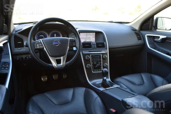 Black Volvo XC60 2011 in Riga, with an engine capacity of 2.40 L and mileage of 308 thousand km for 8950 €, photo 8 on AUTOMOTO.COM.LV
