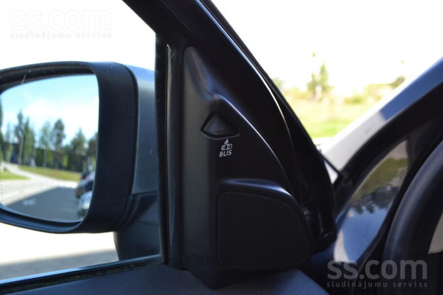 Melns Volvo XC60 2011 Rīga, ar dzinēja tilpumu 2.40 L un nobraukumu 308 tūkst. km par 8950 €, foto 15 vietnē AUTOMOTO.COM.LV