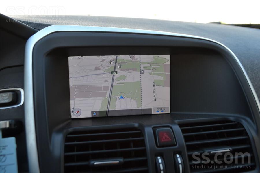 Melns Volvo XC60 2011 Rīga, ar dzinēja tilpumu 2.40 L un nobraukumu 308 tūkst. km par 8950 €, foto 19 vietnē AUTOMOTO.COM.LV
