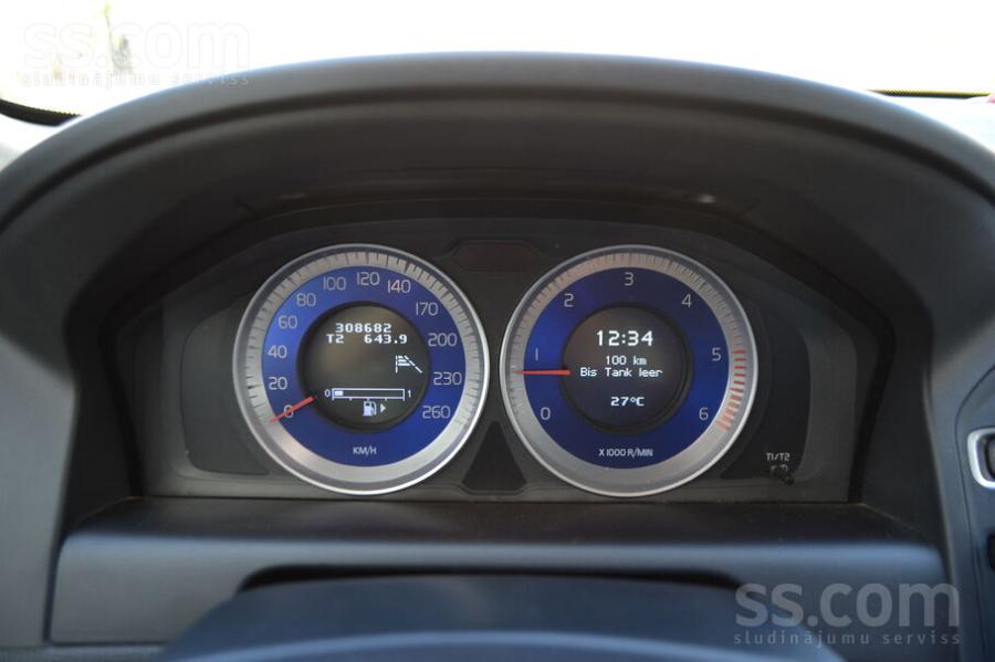 Melns Volvo XC60 2011 Rīga, ar dzinēja tilpumu 2.40 L un nobraukumu 308 tūkst. km par 8950 €, foto 24 vietnē AUTOMOTO.COM.LV