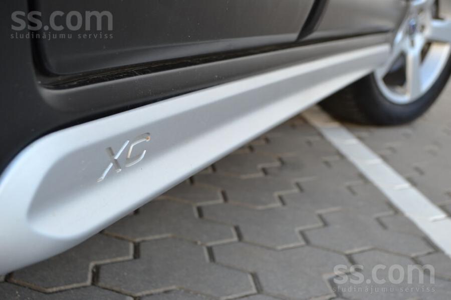 Melns Volvo XC60 2011 Rīga, ar dzinēja tilpumu 2.40 L un nobraukumu 308 tūkst. km par 8950 €, foto 34 vietnē AUTOMOTO.COM.LV