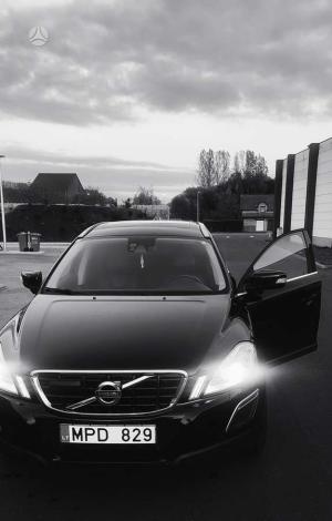 Melns Volvo XC60 2011 Marijampole, ar dzinēja tilpumu 2.40 L un nobraukumu 329 tūkst. km par 6800 €, foto 5 vietnē AUTOMOTO.COM.LV