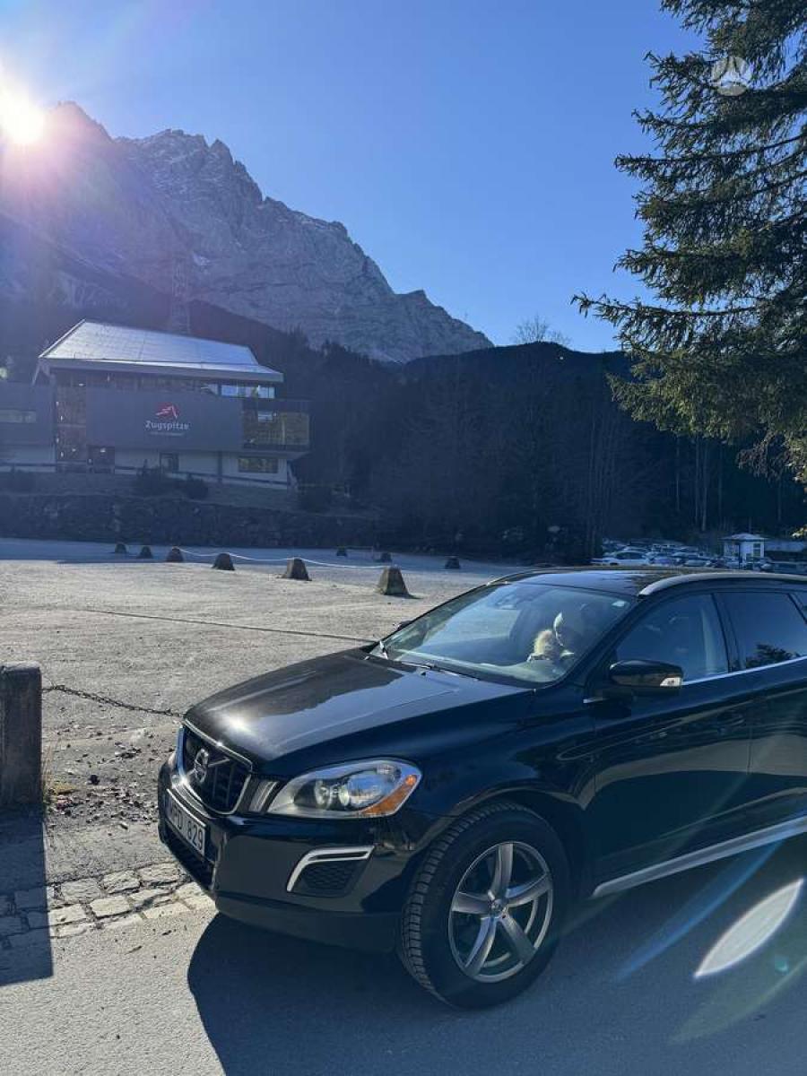 Melns Volvo XC60 2011 Marijampole, ar dzinēja tilpumu 2.40 L un nobraukumu 329 tūkst. km par 6800 €, foto 10 vietnē AUTOMOTO.COM.LV