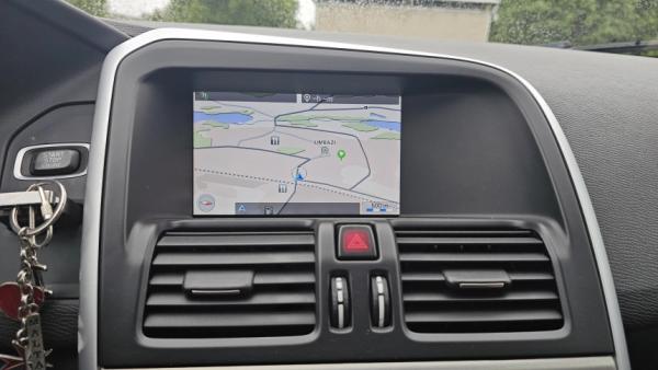Melns Volvo XC60 2011 Rīga, ar dzinēja tilpumu 2.40 L un nobraukumu 339 tūkst. km par 7750 €, foto 4 vietnē AUTOMOTO.COM.LV
