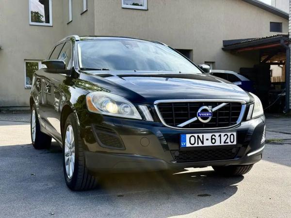 Melns Volvo XC60 2011 Rīga, ar dzinēja tilpumu 2.40 L un nobraukumu 355 tūkst. km par 6800 €, foto 1 vietnē AUTOMOTO.COM.LV